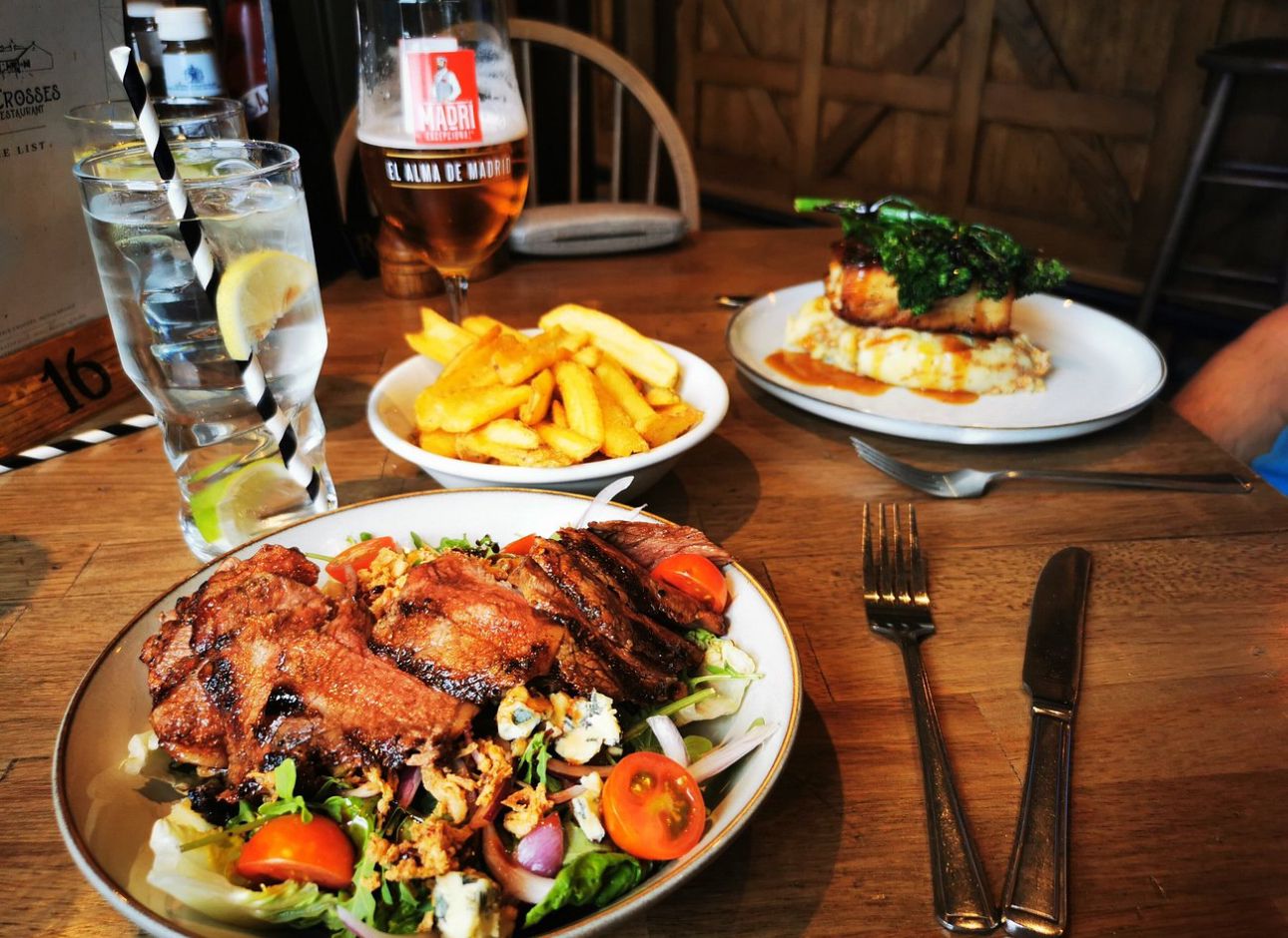 The Four Crosses a great Robinsons pub in Menai Bridge | Anglesey